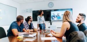 Hybrid Workplace 101: The Top 6 Things You Need to Know